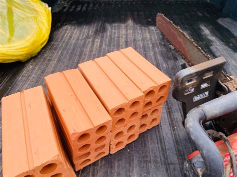 ម៉ាកបញ្ញា ផ្គត់ផ្គង់ឥដ្ឋពន្លឺអង្គរ២