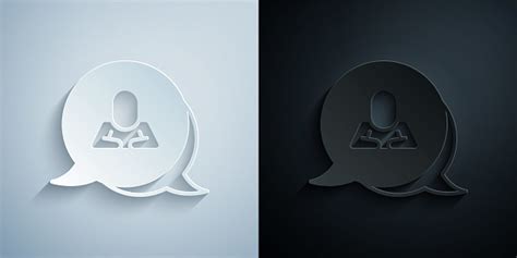 회색과 검은색 배경에 격리된 스피치 버블 채팅 아이콘을 용지 잘라냅니다 메시지 아이콘입니다 통신 또는 댓글 채팅 기호입니다 종이 아트 스타일 벡터 0명에 대한 스톡 벡터