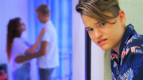 От Кирилла ВСЕ ОТВЕРНУЛИСЬ Вечеринка в РАЗГАРЕ Youtube