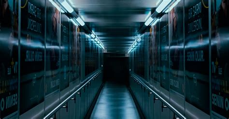 Led 조명 건물 건축 공공 장소 교통 긴 노출 나이트 라이프 난간 네온 불빛 대도시 대칭 대칭적인 도시 건축 도시 경관 도시 디자인 도시 풍경