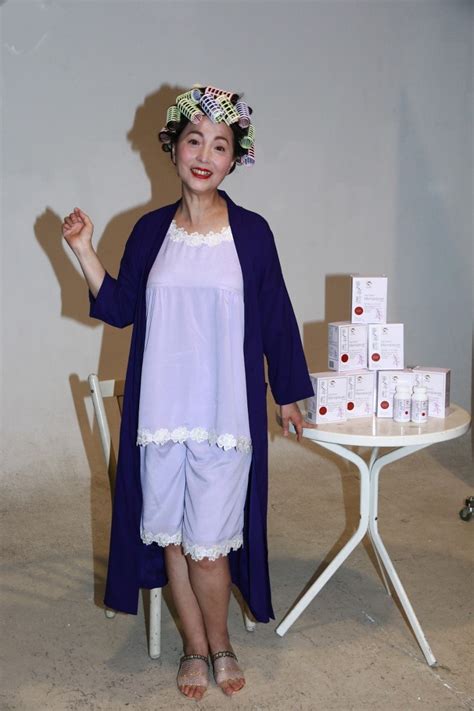 苑琼丹相片苑琼丹大山谷图库