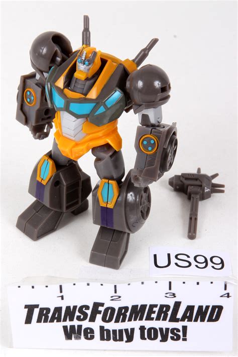 Complete Transformers® Cyberverse Deluxe Class Maccadam Build A Figure Sku 346571