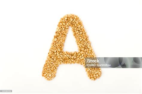 구운 참깨 문자 흰색 배경에 고립 된 영어 알파벳의 대문자 0명에 대한 스톡 사진 및 기타 이미지 0명 가오리상목 깨 Istock