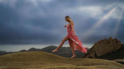 Karissa Lee Stapless Feet