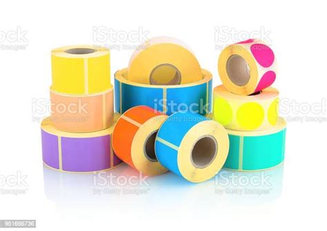 컬러 라벨 롤에 고립 된 흰색 배경과 그림자 반영 프린터에 대 한 레이블 릴 색상 직접 열 또는 열 전송 인쇄의 레이블 사각 및 원형 레이블 배경 라벨에 대한 스톡 사진 및