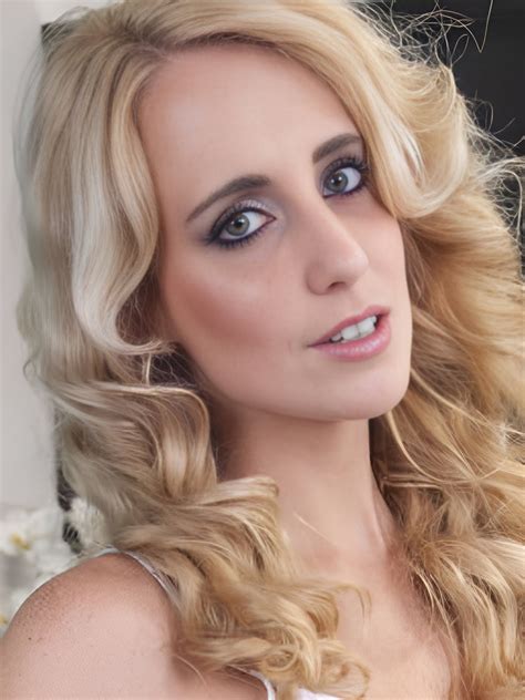 Sami C Model Wiki Age Height Bio Ethnicity Boyfriend Career And
