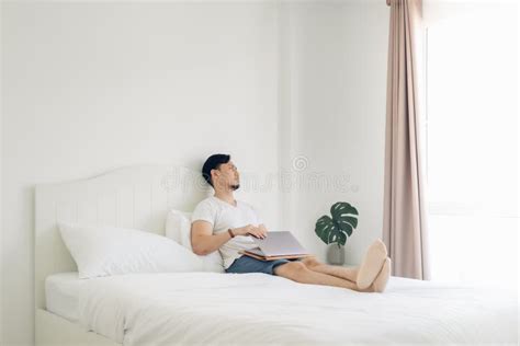 Naked Man Laptop Stock Photos Free Royalty Free Stock Photos From Dreamstime