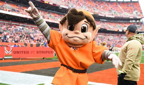 Browns Cant Determine Sex Of Their Brownie The Elf Mascot Outkick