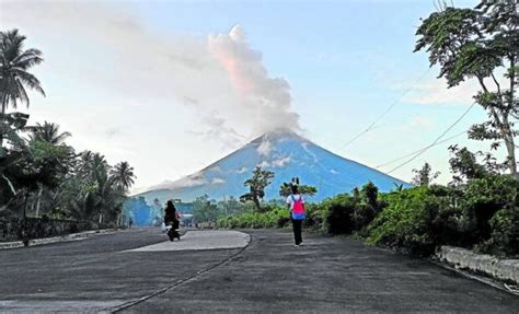 mayon update alert level 3 stays 24 quakes 257 rockfall events in last 24 hours inquirer news