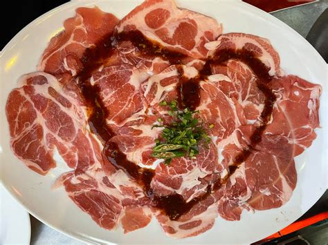 😋😋😋 เฮียเปียว หมูเกาหลี สาขากลางเมืองร้อยเอ็ด