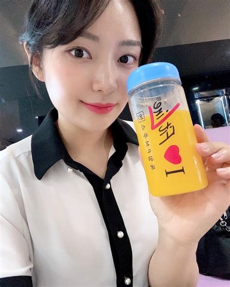 피트니스드링크 오늘만 N잔째🍹 물로만은 수분이 안채워지는 우리몸 땀 눈물 100 수분이 아니죠😉 전해질이 필요하답니다 ~‼️ 저는 입술이 넘 건조해서 매일 뜯고 피나고