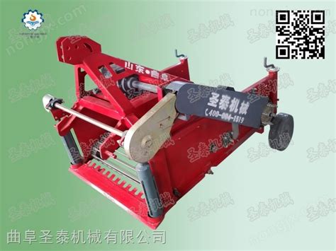 新型土豆挖掘机 马铃薯收获机现场工作 农机网