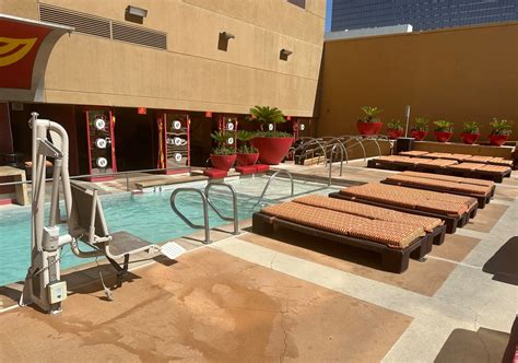 Golden Nugget Pool Cabanas What To Know Before You Book Visitors 50