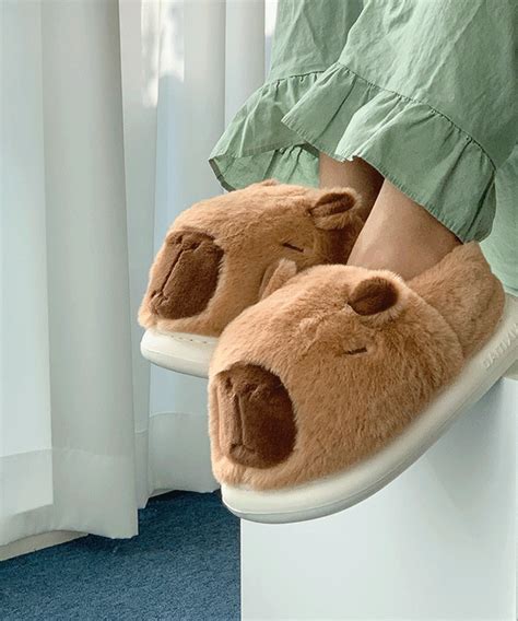 귀여운 카피바라 털실내화 털슬리퍼 실내화 포근한 겨울슬리퍼 겨울실내화 교실 거실화 친구 커플 에이블리