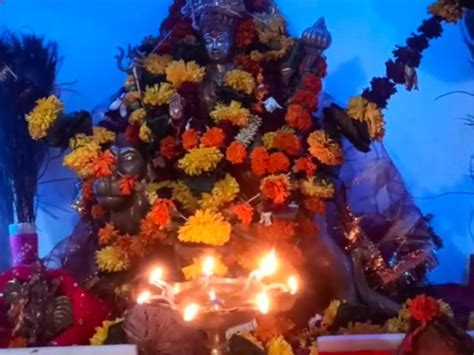 The Palate Of Bahuchara Mata The Kuldevi Of The Eunuchs Open To The Common Devotees The