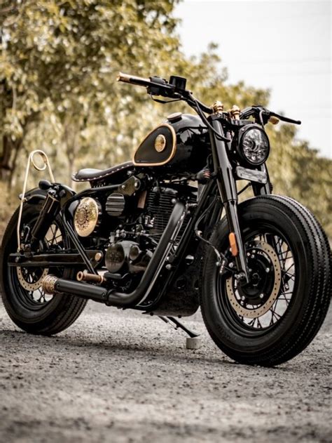 बवाल फीचर्स और गैंस्टर लुक से साथ पेस हुई Royal Enfield Classic 350