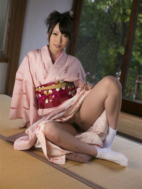 着物・浴衣・振袖からマン毛が出た和服でノーパンエロ画像 性癖エロ画像 センギリ