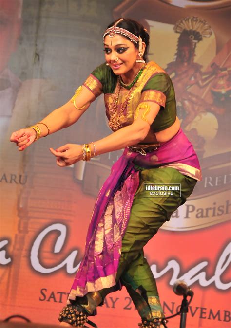 Hot Indian Actress Blog Actress Shobana Dance On The Stage Photographs
