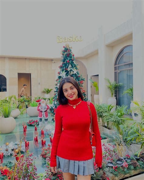 Lew Lew Lewna Deb • Instagram Photos And Videos