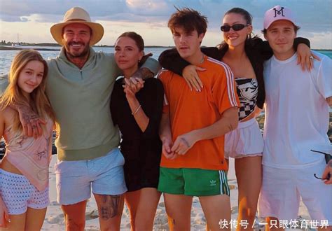 贝克汉姆抱女儿看球！13岁小七长大了，穿露脐装好美，小秀身材 360娱乐，你开心就好