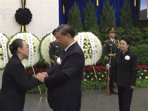 李克強遺體在北京火化 習近平率政治局常委到八寶山送別 Rthk