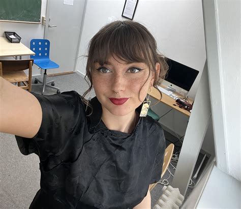 Im Not Good At Taking Selfies R Selfie