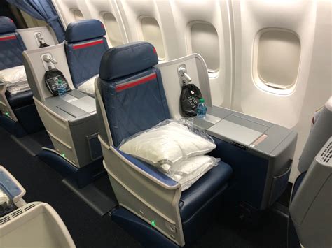 Review Delta 767 300 Business Class Honolulu To Los Angeles Live And