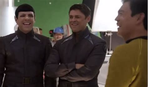 Watch Simon Pegg Prank His Fellow Cast Mates On The Set Of ‘star Trek Into Darkness