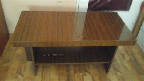 Лакирана разтегателна холна маса Маса Мебели за дома и офиса София Лакираната маса е в