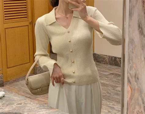 리리앤코 얼리밋 골지 오픈카라 금장 나팔소매 니트 옷 신상 신상 하객룩 빅사이즈 빅사이즈니트 골지니트 골지패턴 브이넥 브이넥카라 브이넥오픈카라 긴팔니트 나팔니트 여리한