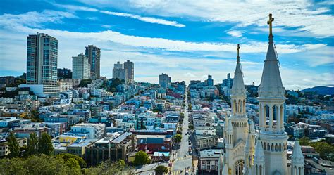 화창한 날 캘리포니아에 샌프란시스코 도시 건물의 세인트 피터와 폴 교회 공중 0명에 대한 스톡 사진 및 기타 이미지 0명 교회 기독교 Istock