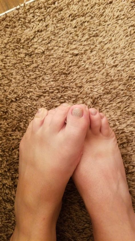 Izzy Wildes Feet