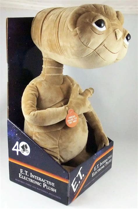 E T The Extra Terrestrial The Noble Collection E T 16 Plush Doll
