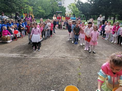 Деца и възрастни се забавляваха заедно в ДГ „Щастливо детство” на 1 юни Regnews Net Новини