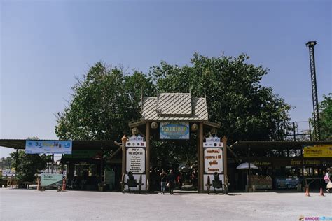 ช้อป ชิม ชิลล์ ที่ตลาดหลวงปู่ทวด อยุธยา เที่ยวได้ทั้งวันไม่มีเบื่อ