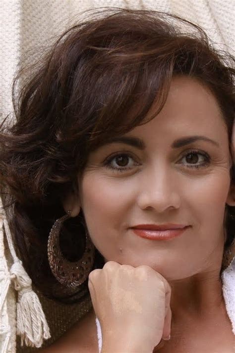 Irene Arcila About Entertainment Ie