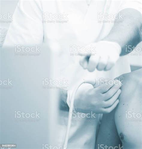 피 경 피 적인 Intratissue 전기 건조 Needling Acupunture 물리 치료 물리 치료의 치료 클리닉에서 환자를 돕기 위해 스캔 Electrolysis에