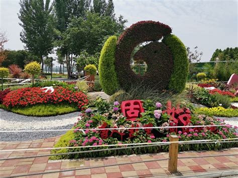 七月在郑州北龙湖花境展拍的，以河南不同地市作主题