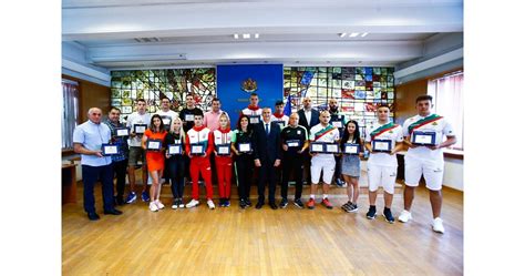 Министър Димитър Илиев награди медалисти от световни и европейски първенства