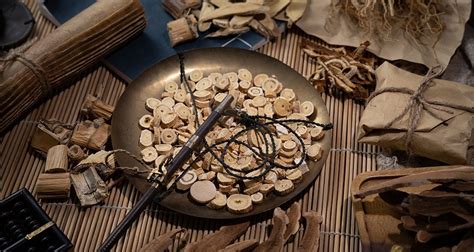 戥děng子中药的度量尺 沿用至今的精密衡器