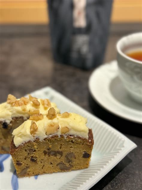 手作りキャロットケーキには紅茶春を淹れました 崎原製茶