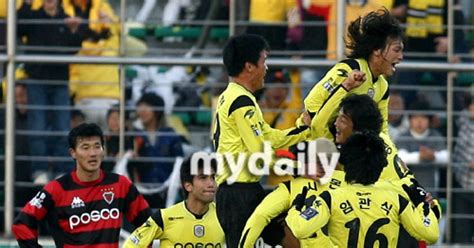Md포토 곽태휘 역전골의 기쁨에 점프~