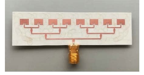 A Layout Of The Antenna Array And B Picture Of The Realized Antenna Download Scientific