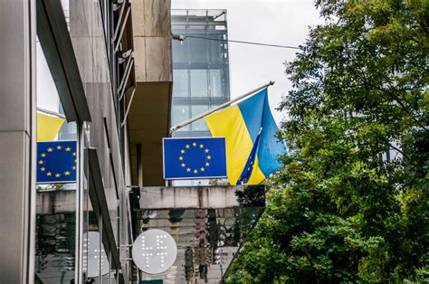 Рада ЄС продовжила термін тимчасового захисту українців до березня 2025 року сайт Ради
