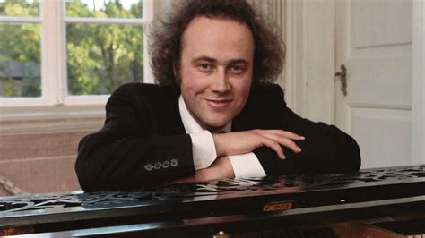 Pianist Alexander Schimpf Begeistert Die Zuhörer Im Rahmen Der