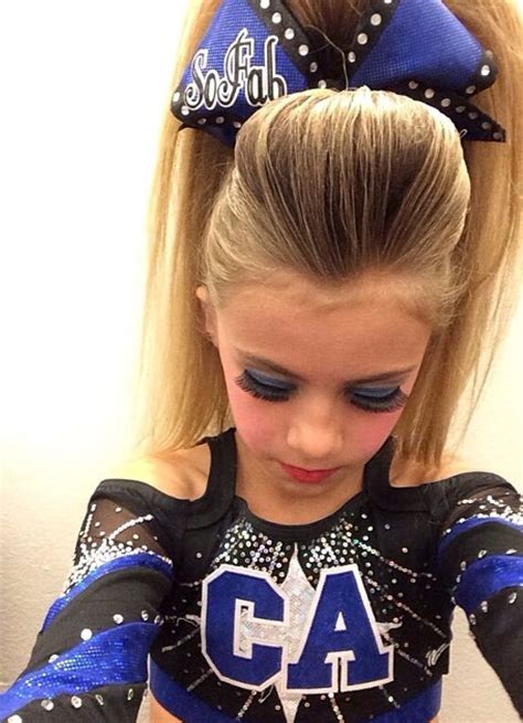 Why Do Cheerleaders Wear Makeup At Holly Mellott Blog
