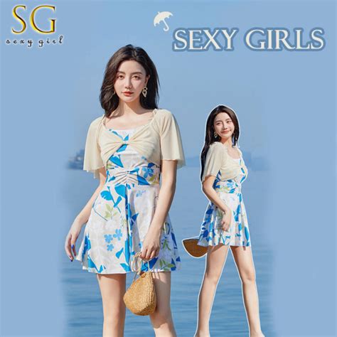 Sg ชุดว่ายน้ำกระโปรงสีม่วงฟ้าพาสเทล สวยมาก ดีเทลสวย เนื้อผ้าดี ทรงสวยใส่แล้วหุ่นดีมาก พร้อมส่ง