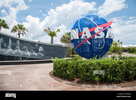 Logo De La Nasa Et Jfk Quote à Lextérieur Du Centre Spatial Kennedy