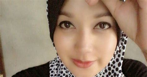 Cerita Ngentot Tante Berjilbab Kamar Janda