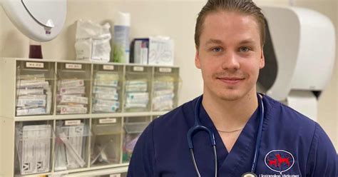 Efter Sex år Vid Universitetet I Tartu är Simon Holmberg Veterinär Jag Tycker Om Alla Mina